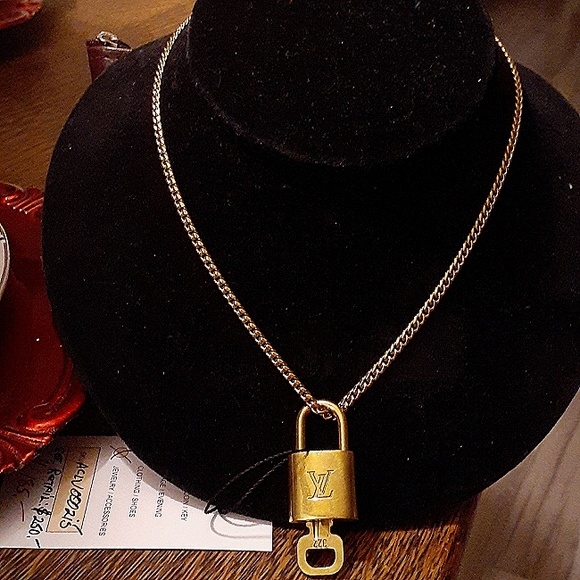 LOUIS VUITTON LOCK N KEY | Jewelry | Authentic Louis Vuitton Lock N Key ...